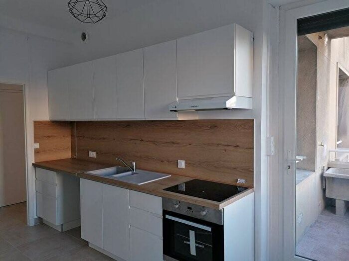 Appartement à louer - Marseille ème arrondissement - 3 pièces - 2 chambres