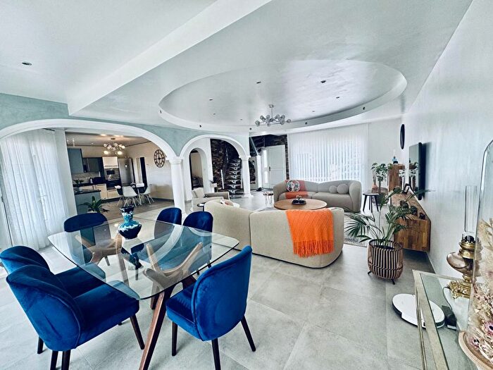 Maison 7 pièces à Cholet, Choletière, à vendre
