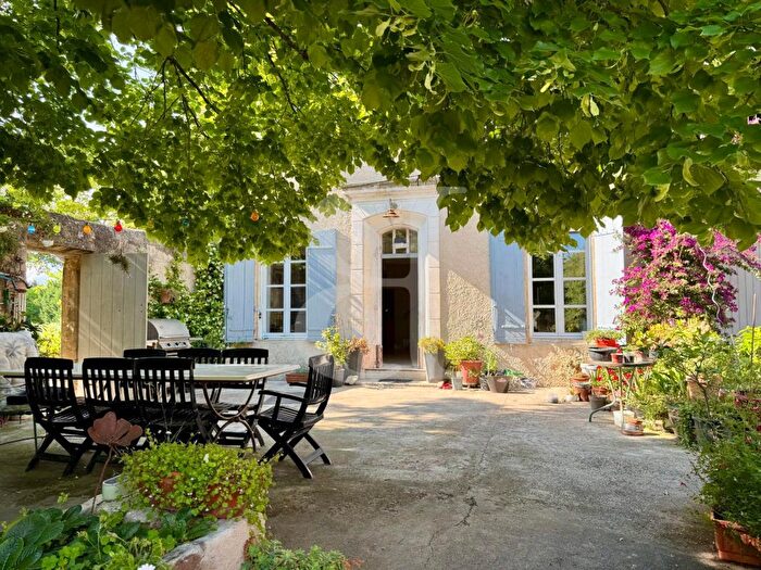 Maison à vendre - Saint-Rémy-de-Provence - 7 pièces - 6 chambres