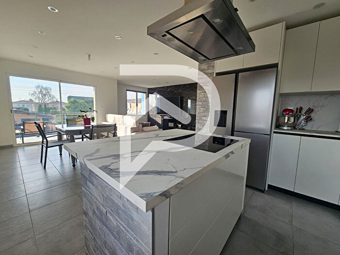 Maison à vendre - Niévroz - 5 pièces - 4 chambres