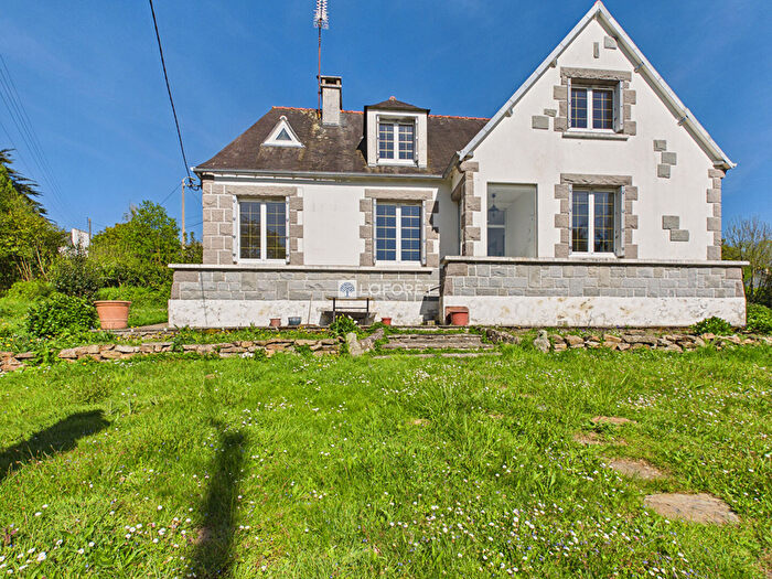 Maison à vendre - Châteaulin - 7 pièces - 6 chambres