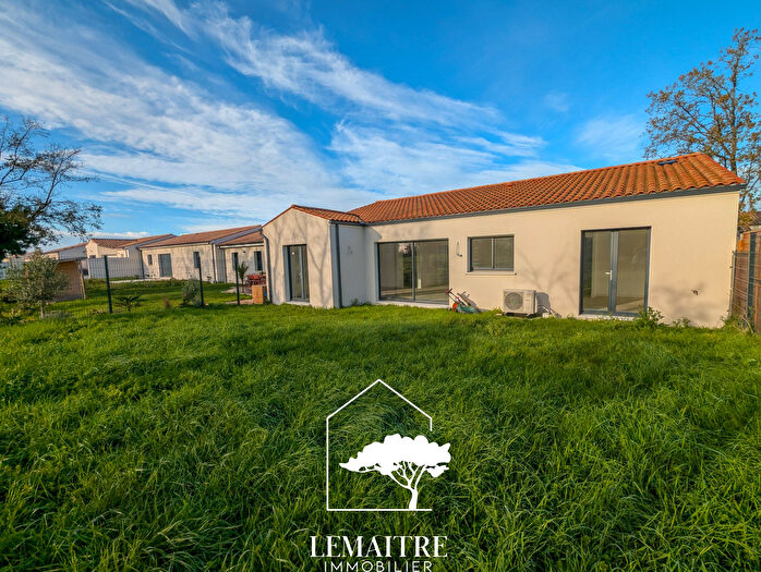 Maison à vendre - Semussac - 4 pièces - 3 chambres