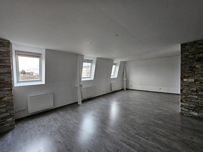 Appartement à louer - Compiegne - 4 pièces - 2 chambres