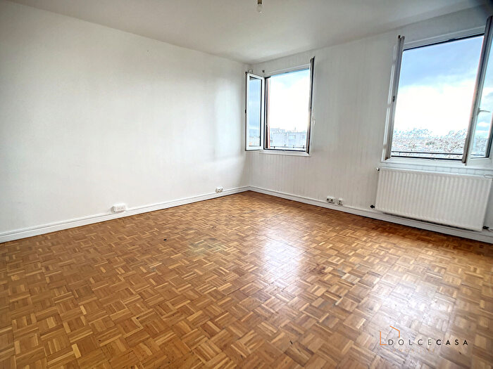 Champigny-sur-Marne, Le Plateau : Appartement 2 pièces à louer