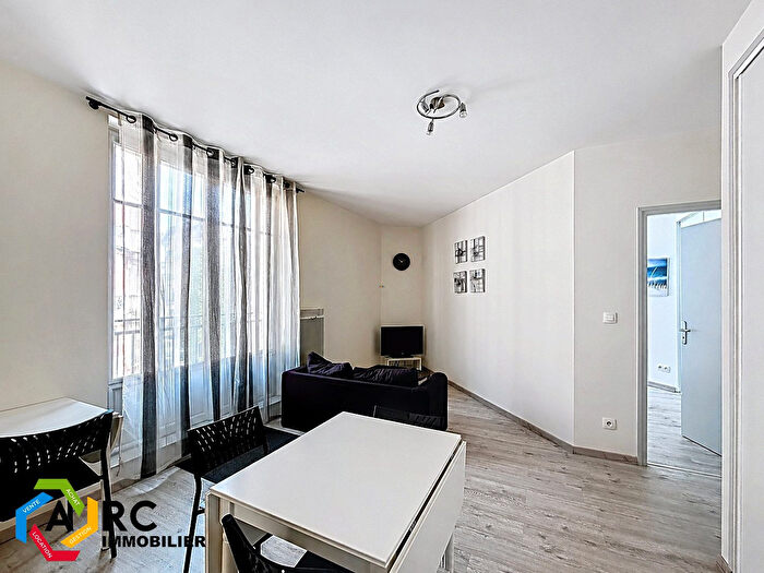 Orléans, Cathédrale, Jeanne d'Arc : Appartement 2 pièces à louer