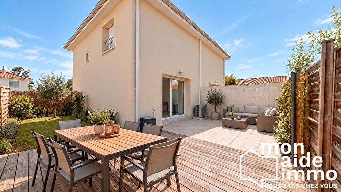 Carignan-de-Bordeaux : Maison 3 pièces à vendre