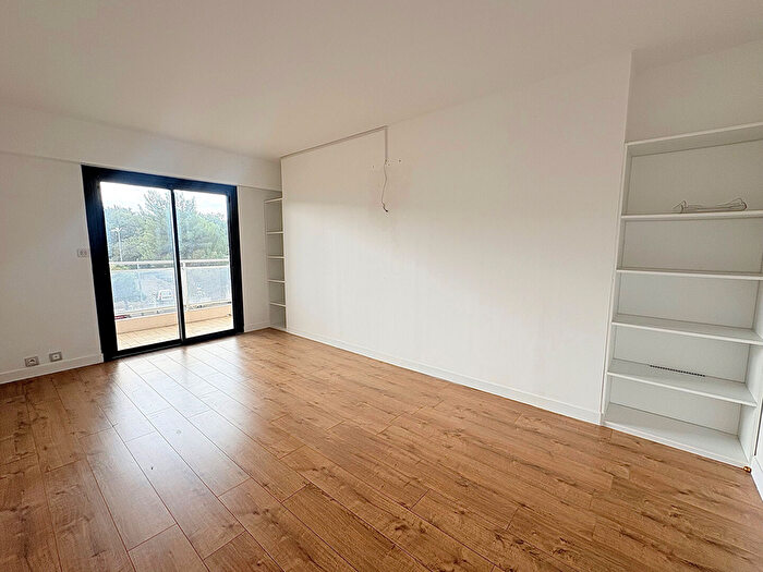Appartement à vendre - Vence, Les Campreniers, LOrmée - 3 pièces - 2 chambres