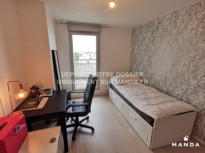 Appartement à louer - Villeurbanne, Einstein, Salengro - 4 pièces - 3 chambres