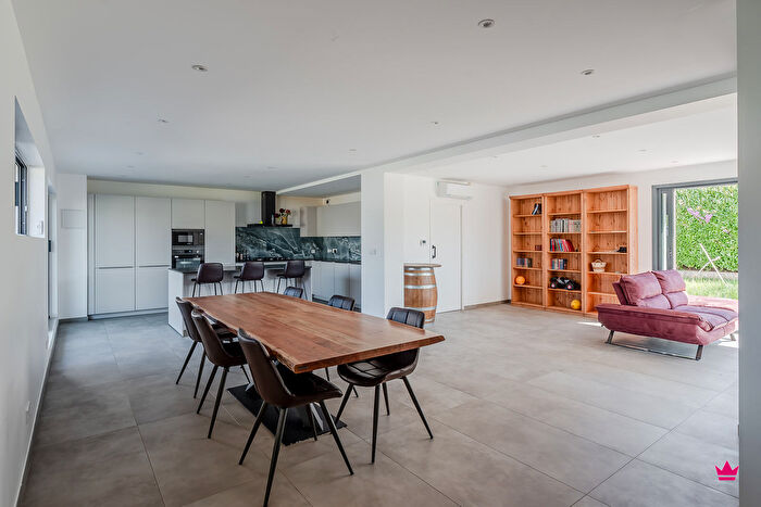 Maison à vendre - Meyzieu, Nord Est - 6 pièces - 5 chambres