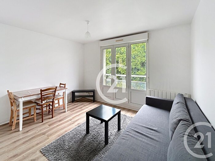 Appartement 1 pièce à Évreux, Navarre, à louer