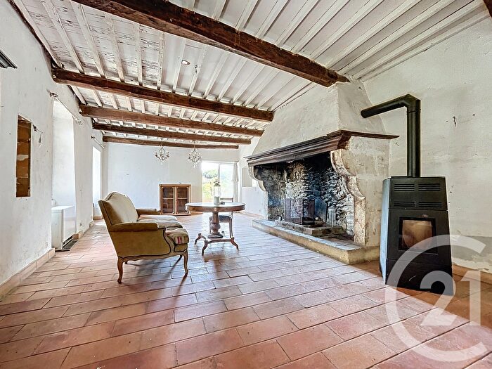 Maison à vendre - Saint-Marcel-de-Careiret - 5 pièces - 3 chambres
