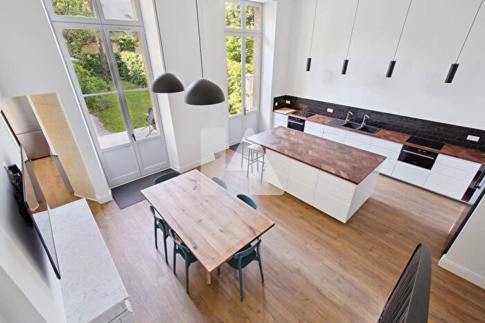 Appartement à louer - Bordeaux - 3 pièces - 1 chambre