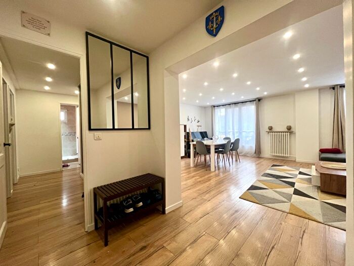 Appartement à louer - Chennevières-sur-Marne, La Maillarde - 5 pièces - 4 chambres