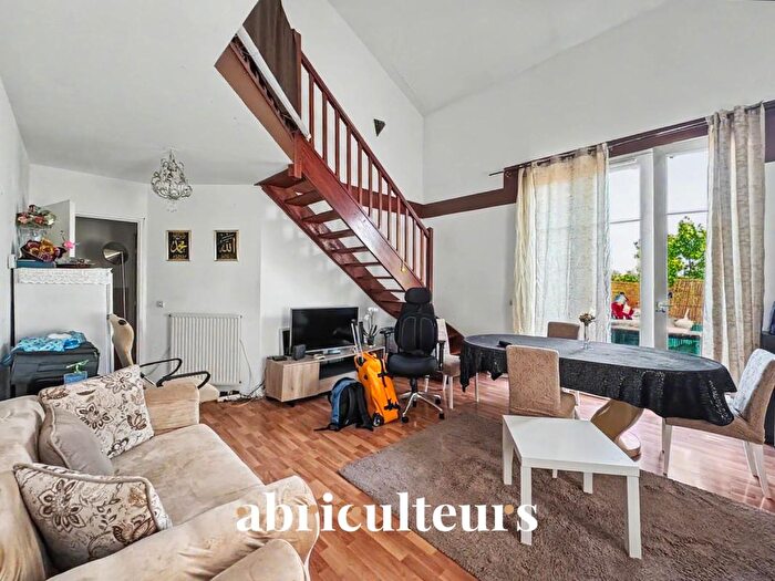 Appartement 4 pièces à Villeneuve-la-Garenne, Est, à vendre