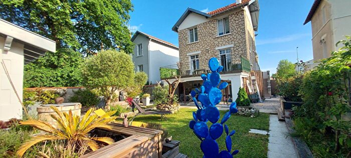 Maison 5 pièces à vendre à Rochefort