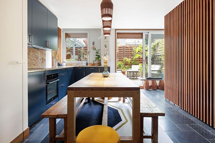 Appartement à vendre - Paris e , Bel-Air, Sud - 2 pièces - 1 chambre