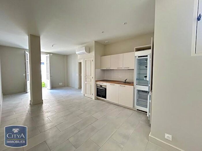 Appartement à louer - Saint-Raphaël, Veyssières - 3 pièces - 2 chambres