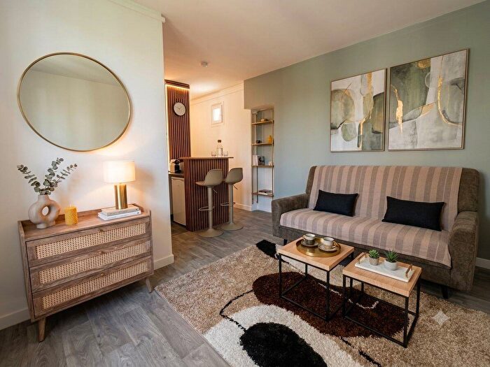 Appartement 1 pièce à louer - Centre Ville, Clichy