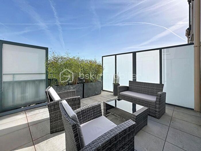Thiverval-Grignon : Appartement 4 pièces à vendre