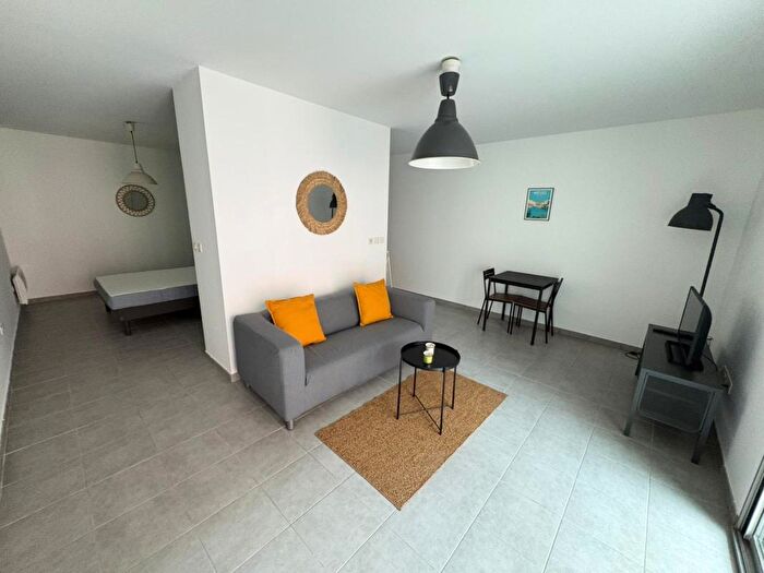 Appartement à louer - Marseille e , La Villette - 2 pièces - 1 chambre