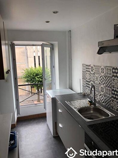 Appartement 6 pièces à louer à Centre Ville, Reims