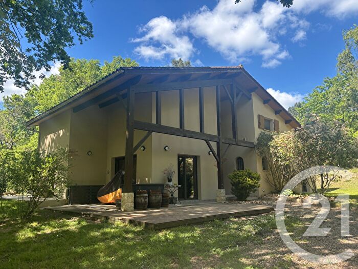 Montpon-Ménestérol : Maison 6 pièces à vendre