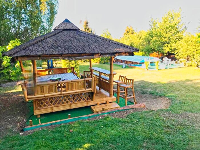 Maison à vendre - Lagny-sur-Marne, Tassigny, Leclerc - 8 pièces - 4 chambres