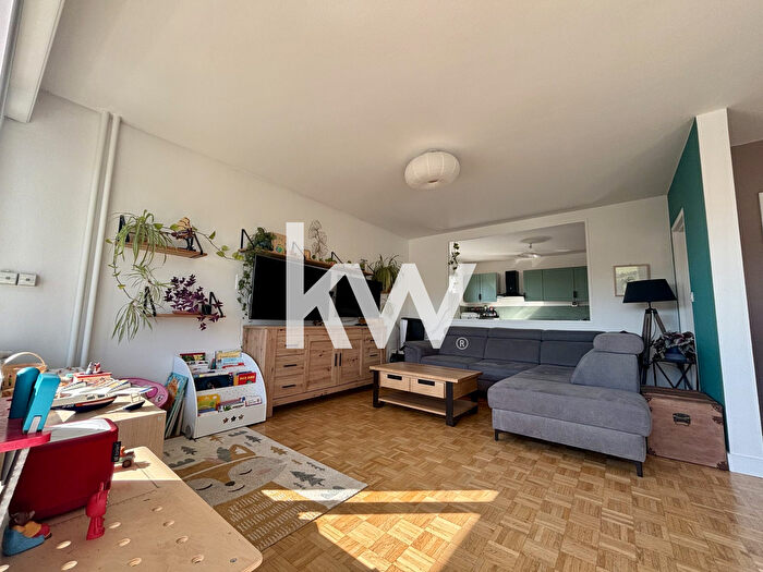 Appartement à vendre - Saint-Étienne, La Métare, Le Portail Rouge, Fauriel, Villeboeuf - 3 pièces - 2 chambres