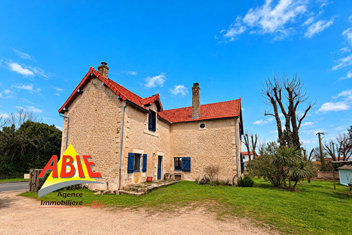 Maison à vendre - Benet - 6 pièces - 3 chambres