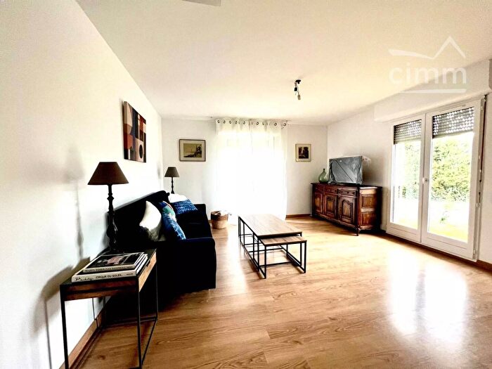 Appartement à louer - Centre-Gare, Chantilly - 3 pièces - 2 chambres