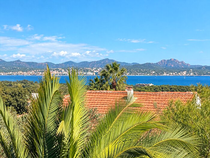 Maison 6 pièces à vendre à Fréjus