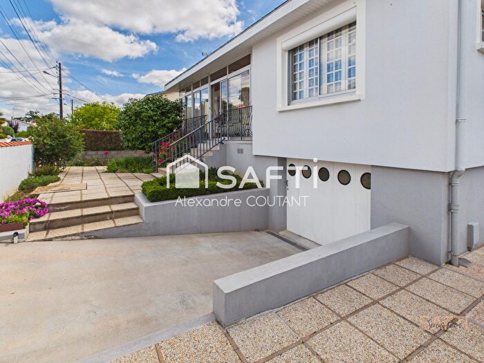 Maison 5 pièces à vendre - La Roche-sur-Yon, Le Bourg sous la Roche