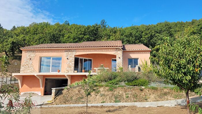 Maison 6 pièces à Lazer, à vendre