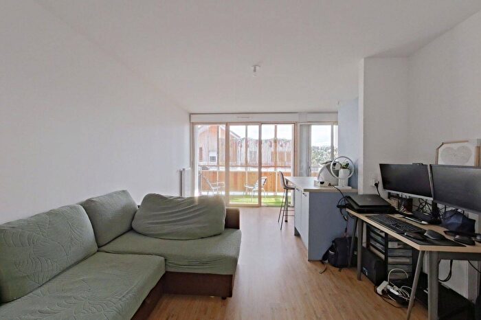 Appartement à louer - Magny-le-Hongre - 3 pièces - 2 chambres