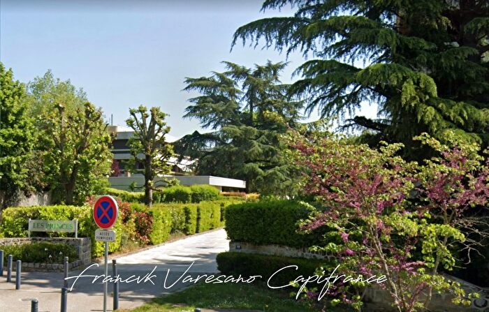 Appartement à vendre - Noisy-le-Roi - 3 pièces - 2 chambres