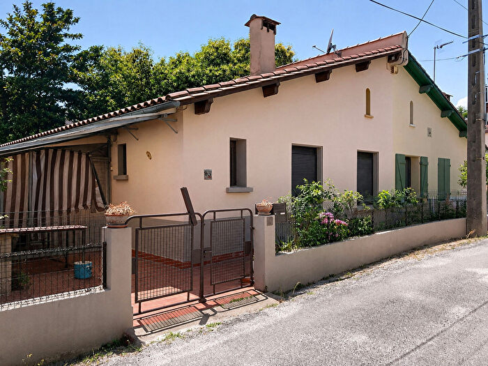Saint-Laurent-de-Cerdans : Maison 4 pièces à vendre