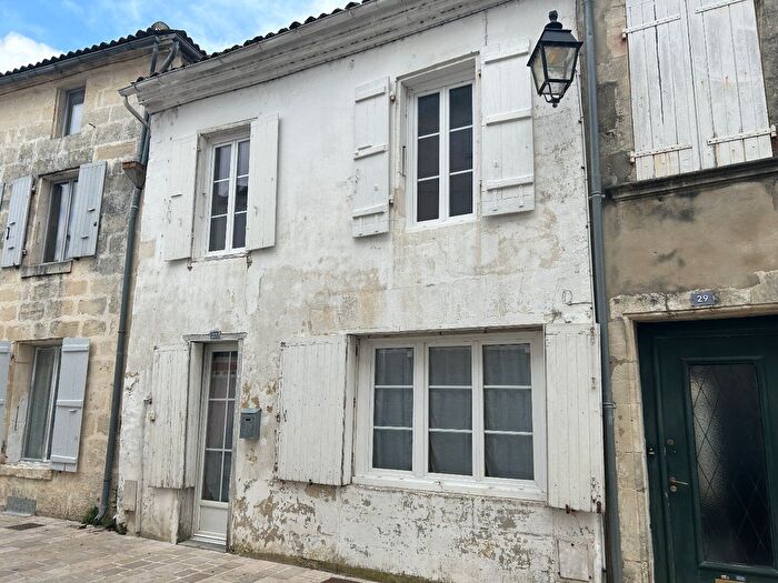 Saint-Jean-dAngély - Maison 3 pièces à vendre