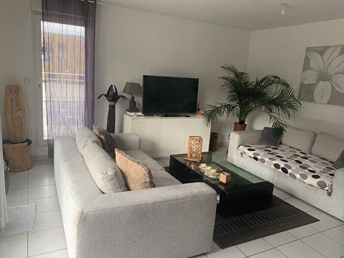 Appartement à louer - Marseille ème arrondissement - 3 pièces - 2 chambres