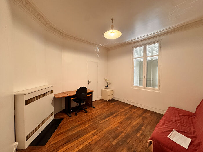 Courbevoie, Marceau République : Appartement 1 pièce à vendre