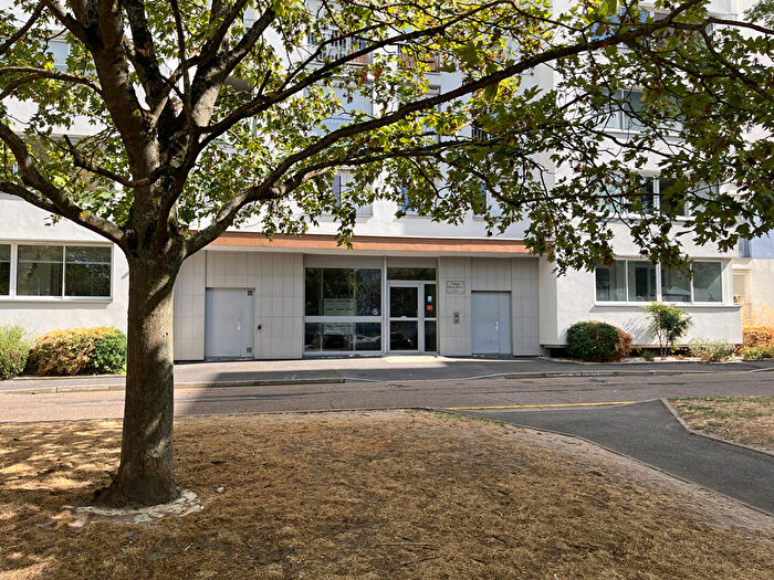 Appartement 3 pièces à vendre à Fleury-les-Aubrais, Centre-ville, Lamballe
