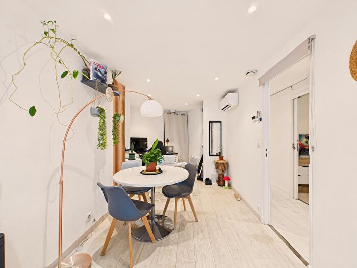 Appartement à vendre - Antibes, Juan-les-Pins, Le Cap - 2 pièces - 1 chambre