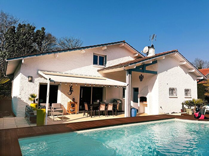 Maison à vendre - Saint-Aubin-de-Médoc - 6 pièces - 5 chambres