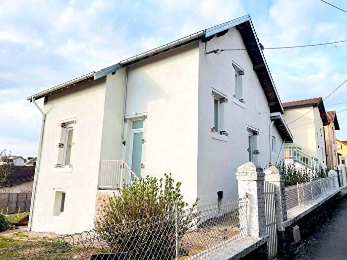 Maison à louer - Épinal - 5 pièces - 4 chambres