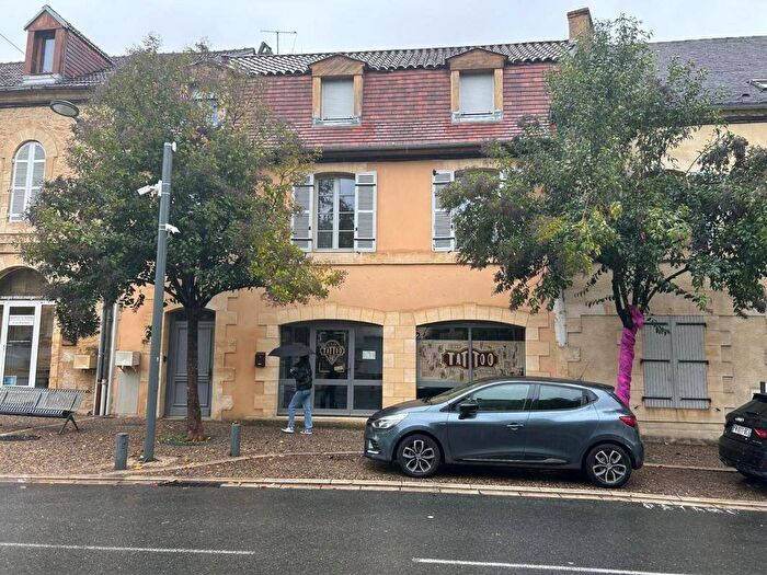 Appartement à louer - Secteur Sauvegarde, Sarlat-la-Canéda - 2 pièces - 1 chambre