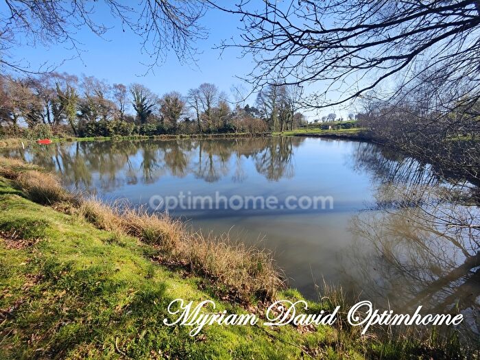 Maison à vendre - Glomel - 6 pièces - 3 chambres
