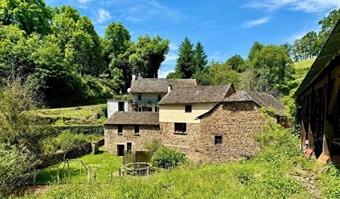 Maison à vendre - Rieupeyroux - 10 pièces - 4 chambres