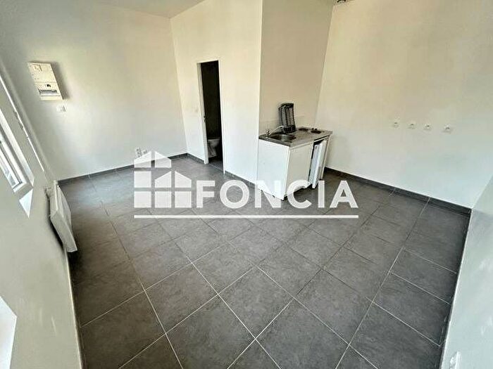 Appartement à louer - Centre Ville Nord, Rochefort - 1 pièce