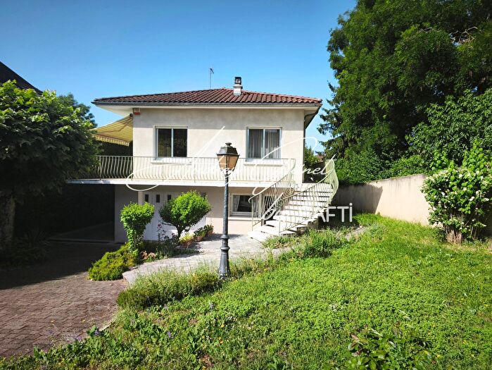 Poitiers, Ouest : Maison 8 pièces à vendre