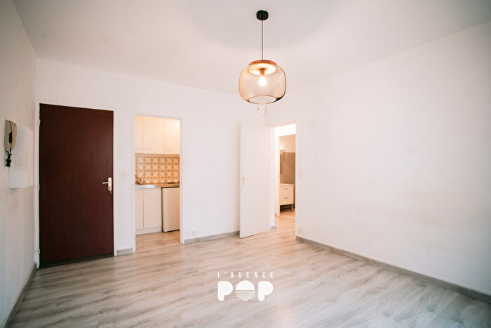 Appartement à louer - Périgueux, Centre-ville, La Gare, Saint-Martin - 2 pièces - 1 chambre