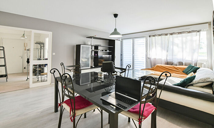Besançon, Planoise, Châteaufarine : Appartement 5 pièces à louer
